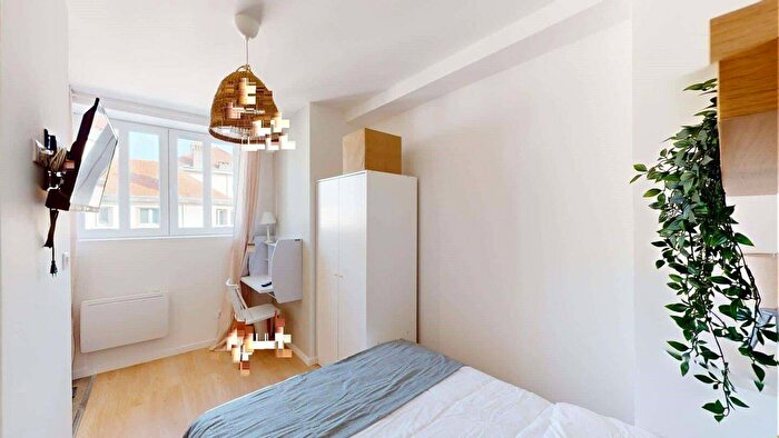 Appartement à louer - Fauconnet, Dijon - 1 pièce