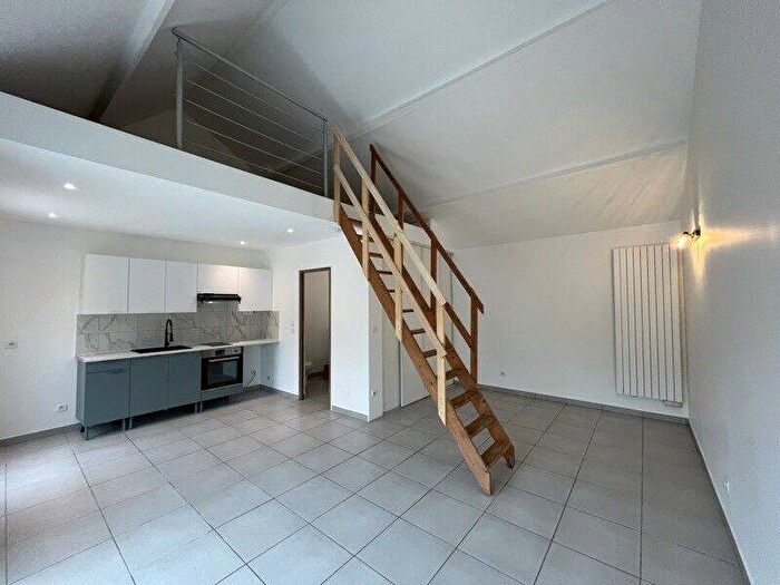Saint-Martin-du-Tertre : Maison 1 pièce à louer