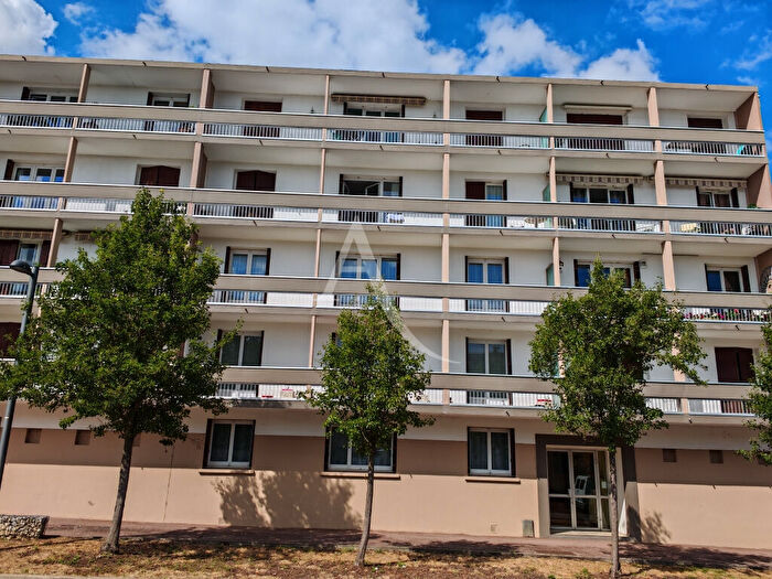 Appartement à vendre - Fourchambault - 4 pièces - 2 chambres