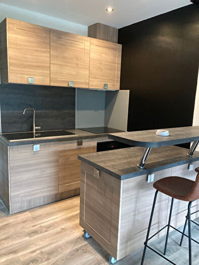 Appartement à louer - Vence, Saint-Martin, Lubiane, Le Suve - 3 pièces - 2 chambres