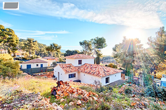 Maison à vendre - Ollioules, Faveyrolles, Chateauvallon - 5 pièces - 4 chambres