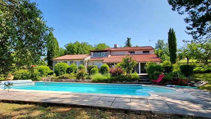 Maison à vendre - Puygouzon - 5 pièces - 3 chambres