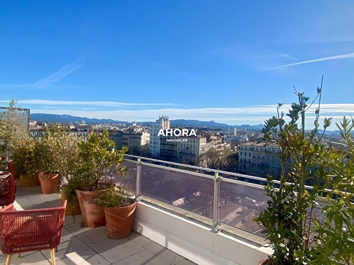 Appartement à louer - Saint Charles, Marseille er arrondissement - 3 pièces - 2 chambres