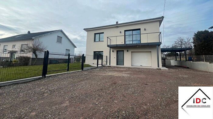 Maison à louer - Sarrebourg - 4 pièces - 3 chambres