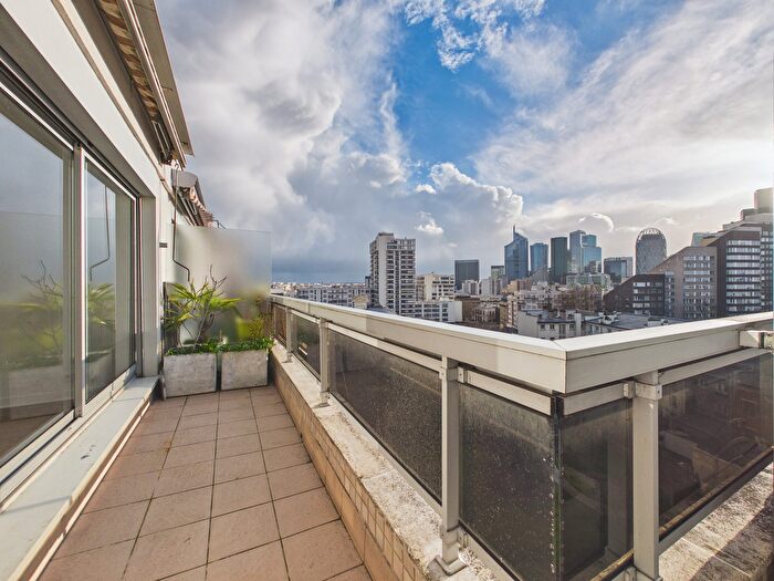 Appartement à louer - Courbevoie, Hôtel de ville - 3 pièces - 2 chambres