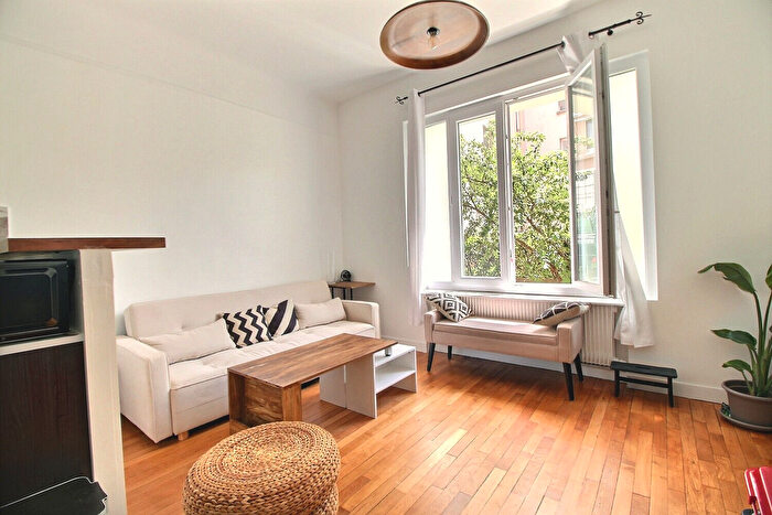 Courbevoie, Bécon : Appartement 2 pièces à louer