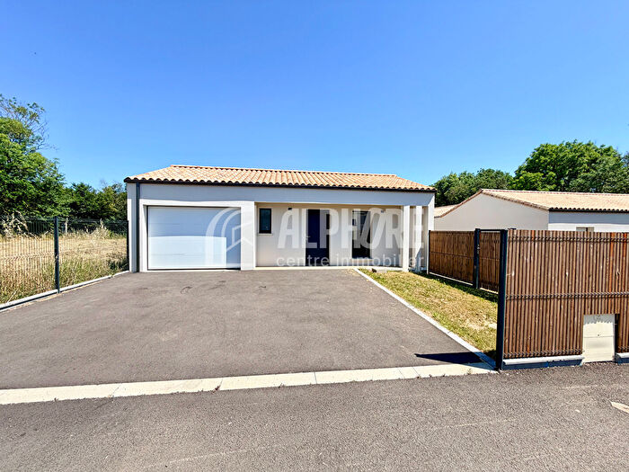 Maison 4 pièces à Saint-Hilaire-la-Forêt, à vendre