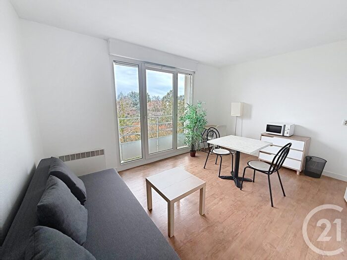 Appartement à louer - Orléans, Saint-Marc, Faubourg Bourgogne - 1 pièce