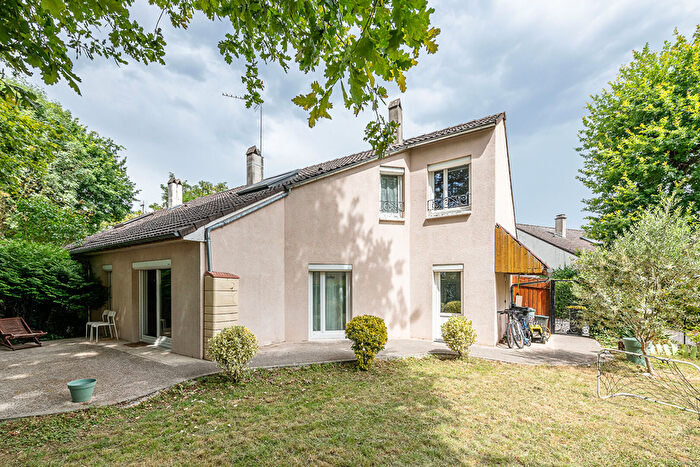 Maison à vendre - Noisy-le-Grand, Sud - 5 pièces - 4 chambres