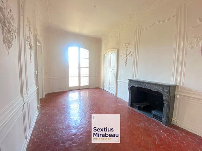 Appartement à louer - Centre Ville, Aix-en-Provence - 5 pièces - 3 chambres