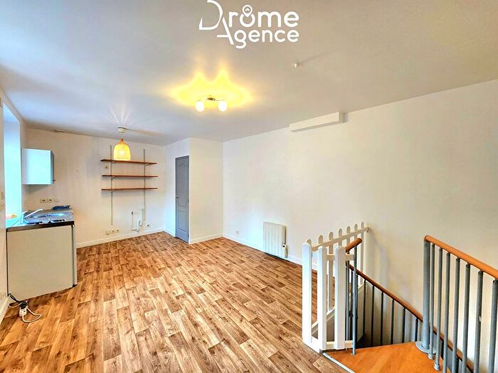 Appartement à louer - Chamberlière-Le Polygone, Valence - 2 pièces - 1 chambre