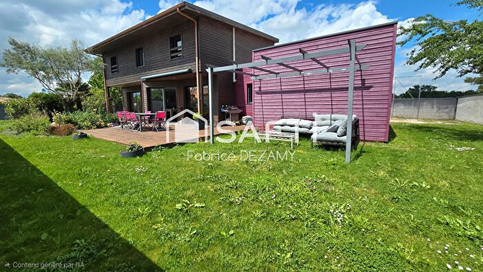 Les Pineaux : Maison 7 pièces à vendre