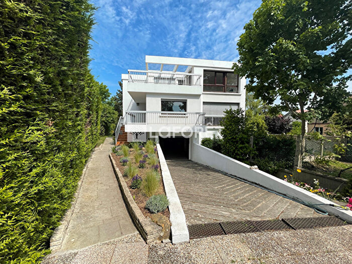Bougival : Maison 6 pièces à louer