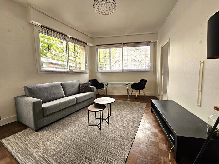 Appartement à louer - Paris e , Passy, Maison de la Radio, Muette-Sud - 2 pièces - 1 chambre