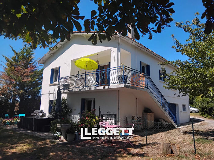 Maison à vendre - Saint-Dizant-du-Gua - 6 pièces - 4 chambres