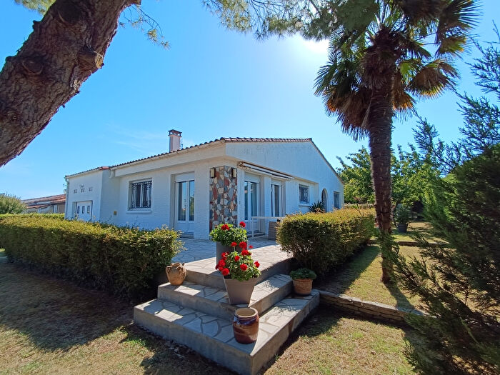 Maison 5 pièces à Barzan, à vendre