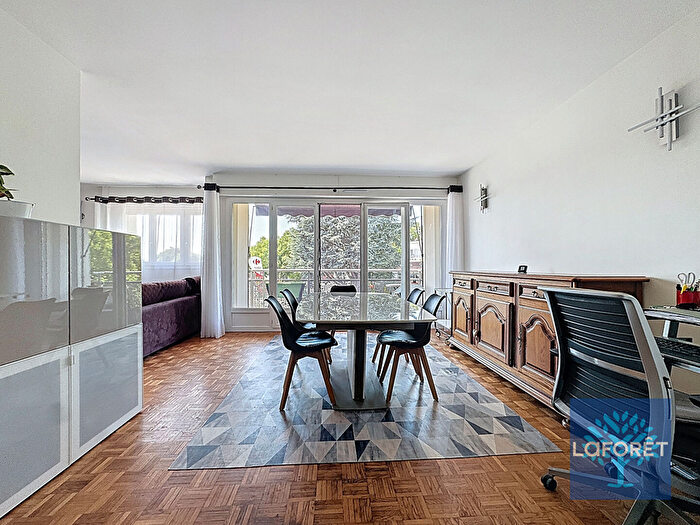 Appartement à vendre - Chilly-Mazarin, Centre-ville - 5 pièces - 2 chambres