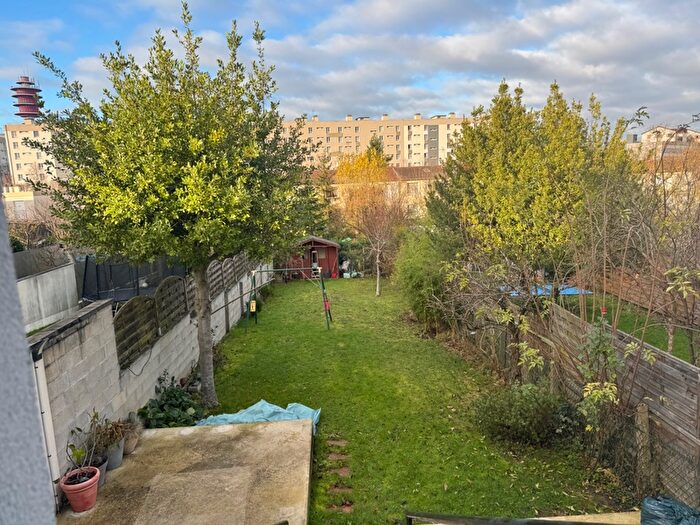 Maison à vendre - Champigny-sur-Marne - 7 pièces - 5 chambres