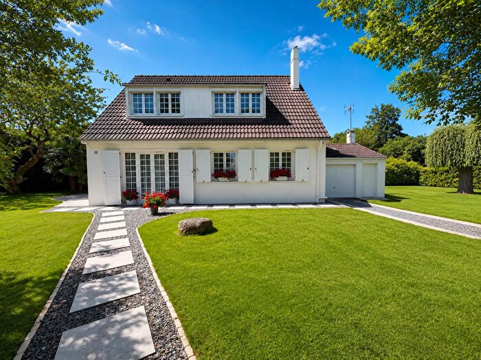 Maison 7 pièces à Fontenay-Trésigny, à vendre