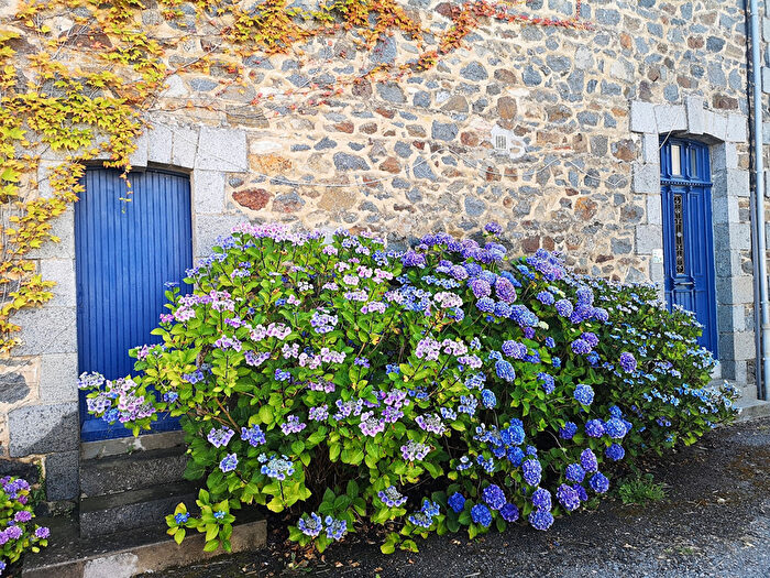 Maison à vendre - Lanrelas - 10 pièces - 6 chambres