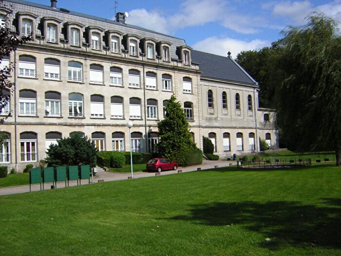 Saulcy-sur-Meurthe : Appartement 2 pièces à louer