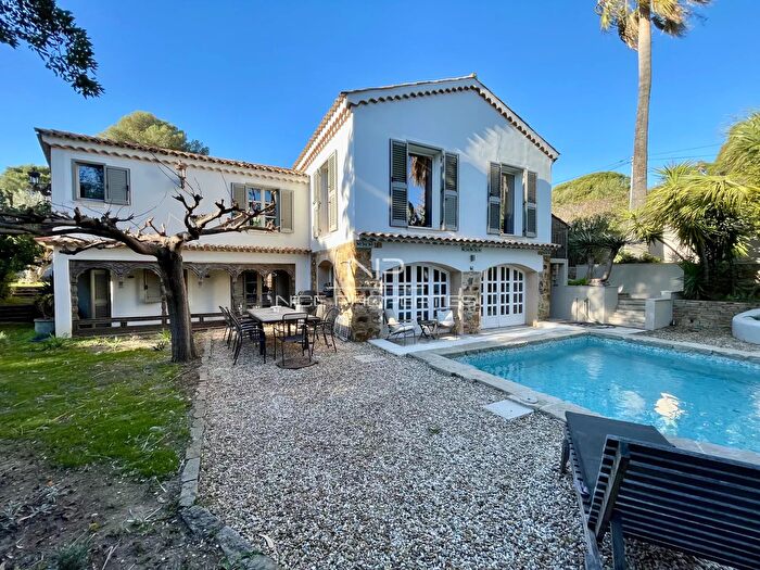 Maison à vendre - Sainte-Maxime, Saquèdes, Quilladou, Garonnette, Golfe - 12 pièces - 6 chambres