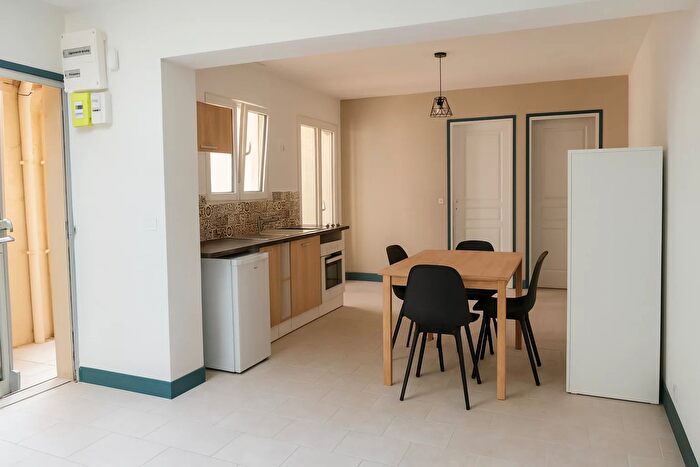 Appartement à louer - Châlus - 1 pièce - 2 chambres