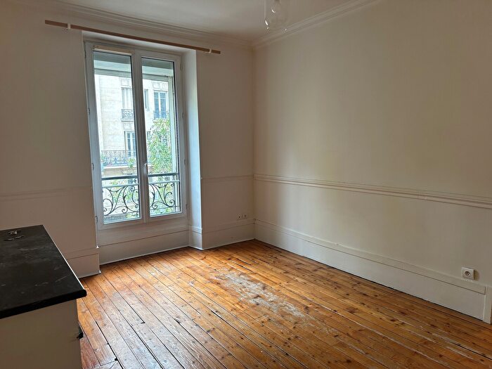 Appartement à vendre - Paris e  - 3 pièces - 2 chambres