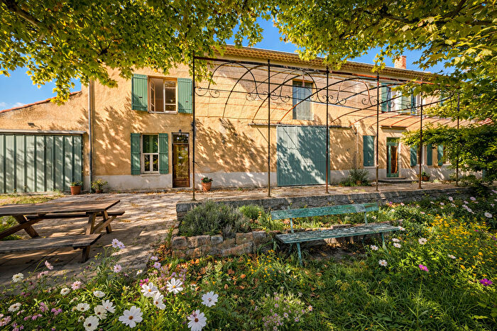 Maison à vendre - Noves - 9 pièces - 8 chambres