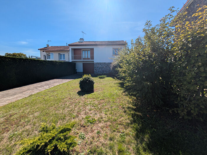 Maison 8 pièces à Riom, Le Creux, La Varenne, Le Maréchat, à vendre