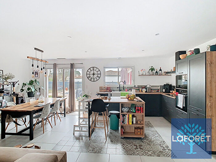 Maison à louer - Saint-Vincent-de-Paul - 4 pièces - 3 chambres