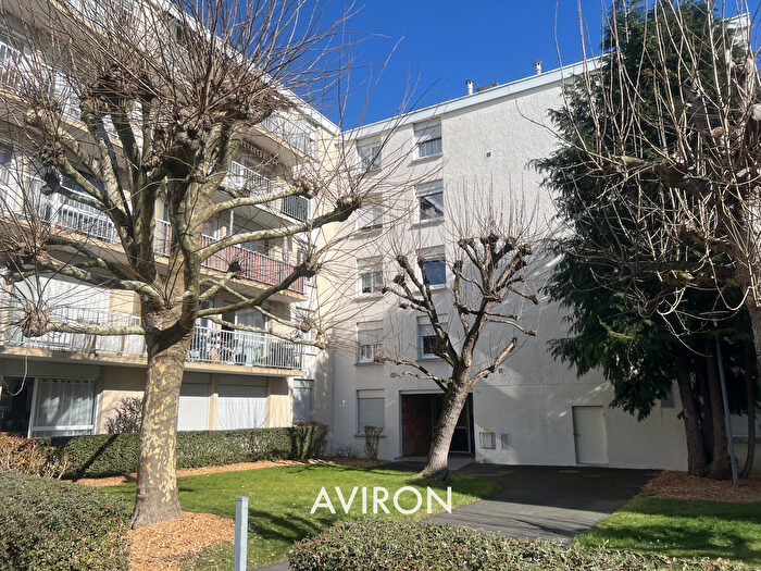 Appartement à vendre - Mainvilliers - 4 pièces - 2 chambres