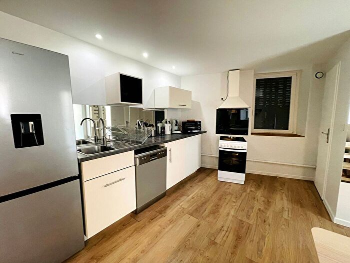 Appartement à louer - Gratte Ciel, Villeurbanne - 2 pièces - 1 chambre