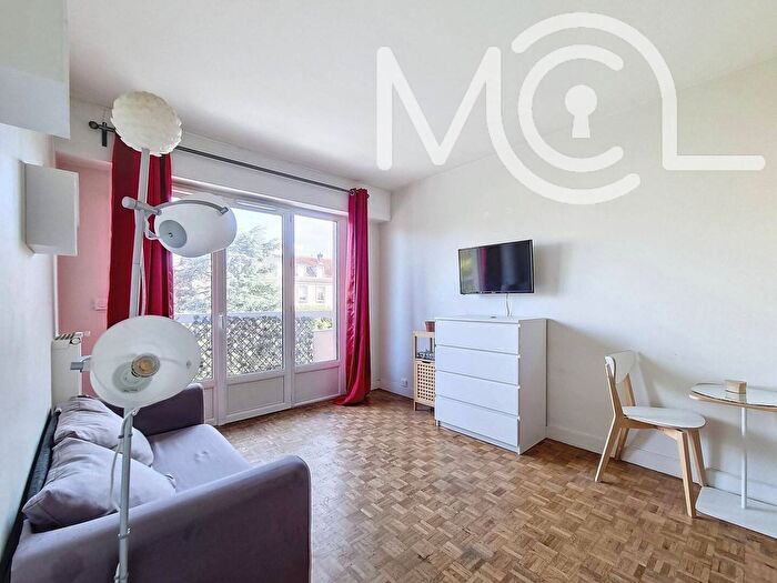 Appartement à louer - Les Neufs Saulets, Limeil-Brévannes - 1 pièce