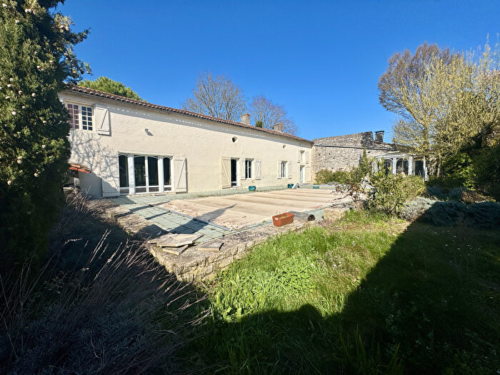 Maison 10 pièces à Cissé, à vendre