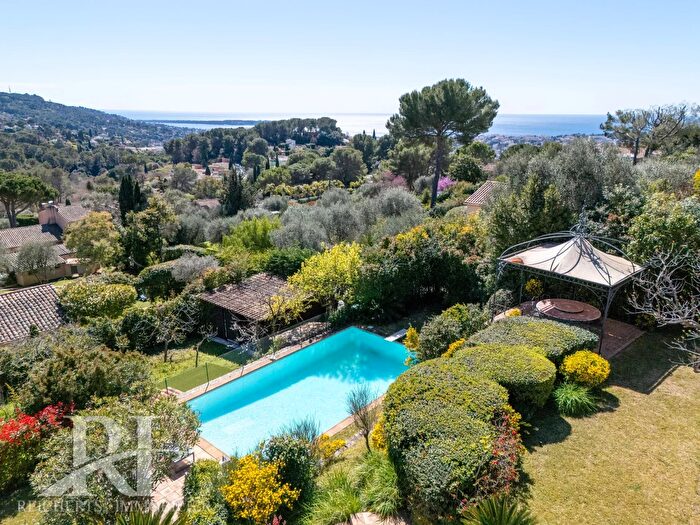 Maison à vendre - Mougins, Font Neuve, Saint-Basile, Fontmerle, Nartassière - 5 pièces - 4 chambres