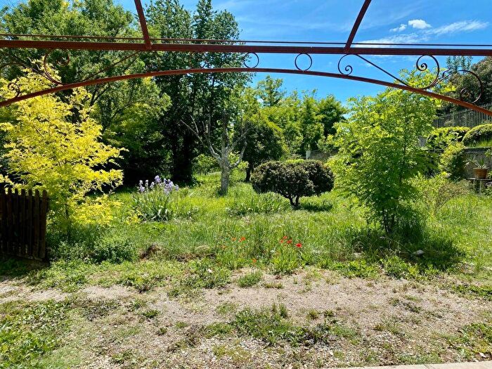 Beaumont-de-Pertuis : Maison 4 pièces à louer