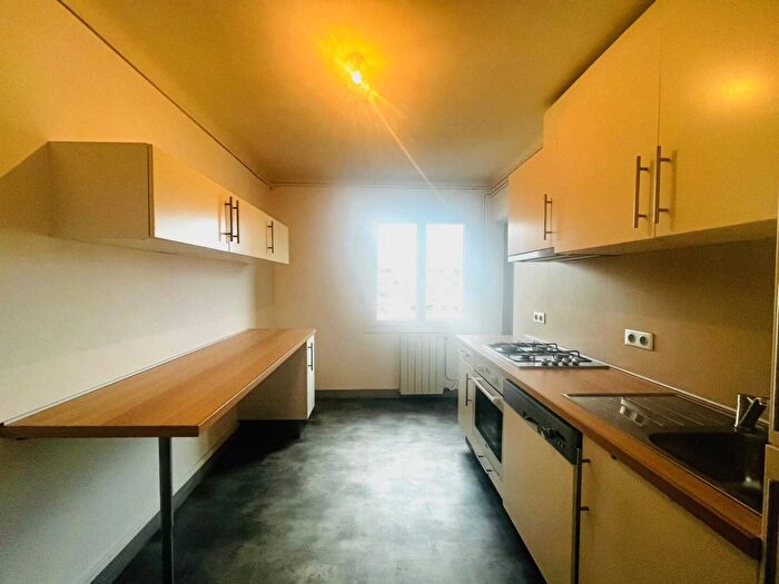 Appartement à louer - Montplaisir Sud, Arles - 3 pièces - 2 chambres