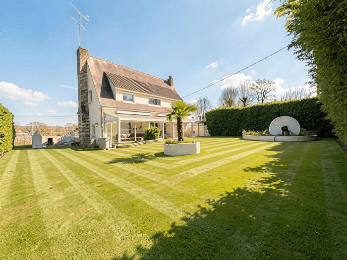 Maison à vendre - Méru, Centre-ville - 6 pièces - 4 chambres