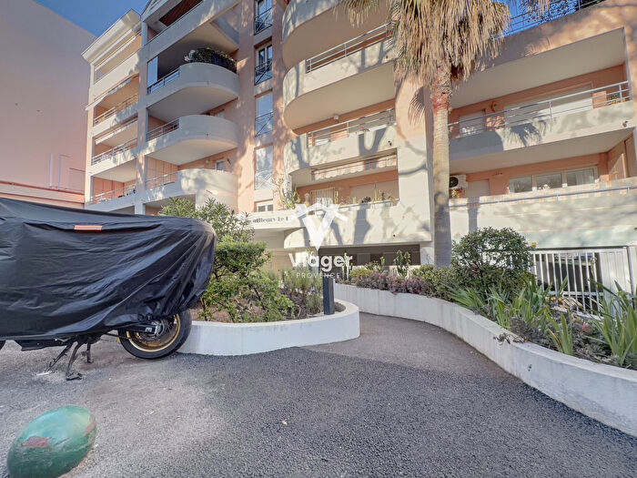 Appartement 3 pièces à vendre à Cannes, Californie Pezou
