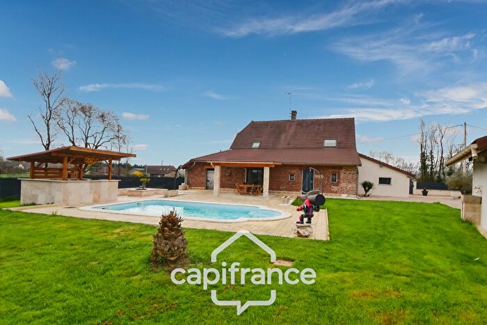 Maison à vendre - Savigny-en-Revermont - 5 pièces - 4 chambres