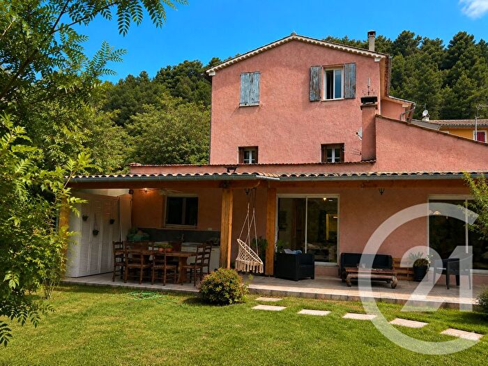 Maison 7 pièces à Mézel, à vendre