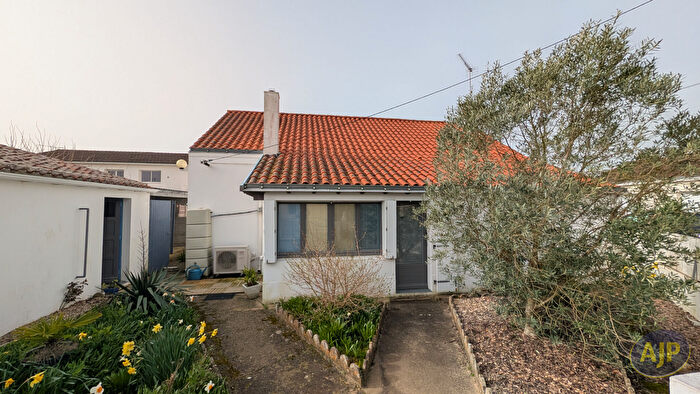 Maison à vendre - LAiguillon-sur-Mer - 5 pièces - 3 chambres