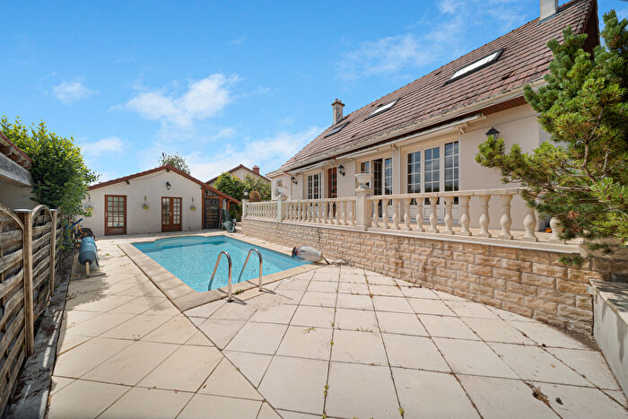 Maison à vendre - Savigny-le-Sec - 6 pièces - 4 chambres