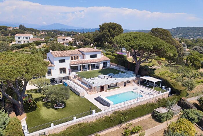 Maison 10 pièces à Mougins, à vendre