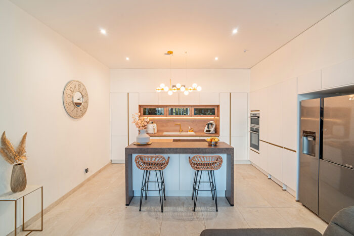 Maison à vendre - Marseille e , La Valbarelle - 4 pièces - 3 chambres