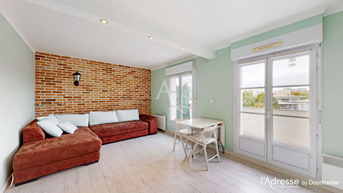 Appartement 2 pièces à Le Plessis-Robinson, Herriot, à vendre