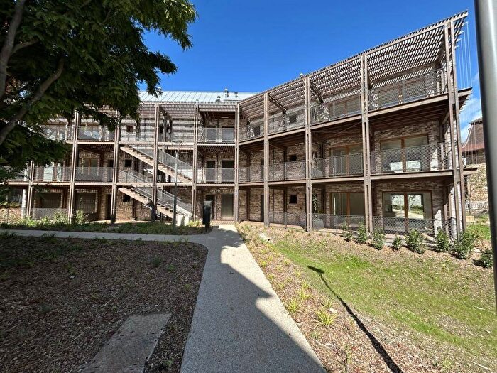 Appartement à louer - Montreuil, Versailles - 4 pièces - 3 chambres