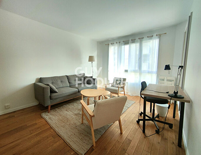 Appartement 2 pièces à Courbevoie, Faubourg de l'Arche, à louer