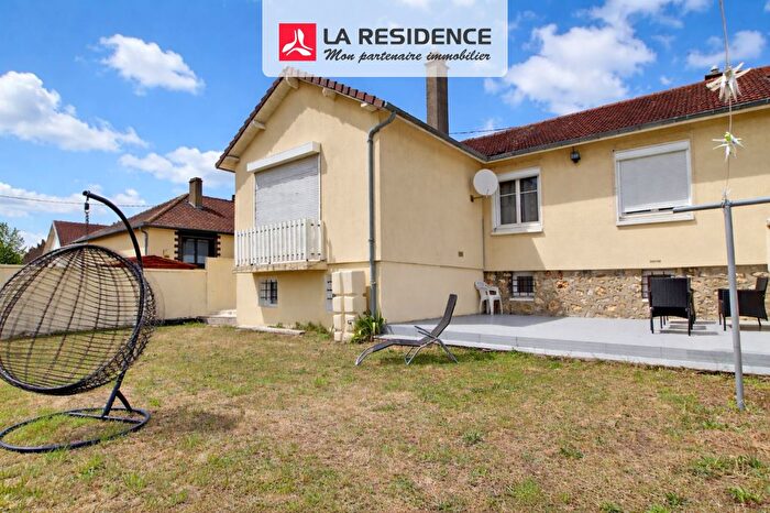 Maison à vendre - Saint-Étienne-du-Rouvray - 5 pièces - 3 chambres